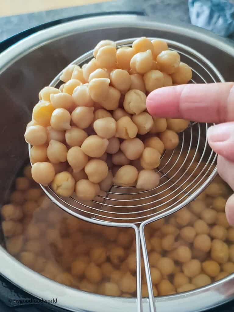 How to Cook Garbanzo Beans from Scratch (3 Easy Methods)